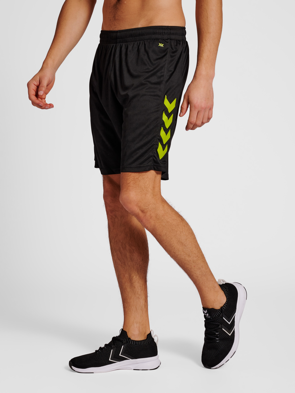 hummel CORE XK POLY SHORTS - BLACK/LIME POPSICLE | hummel.dk
